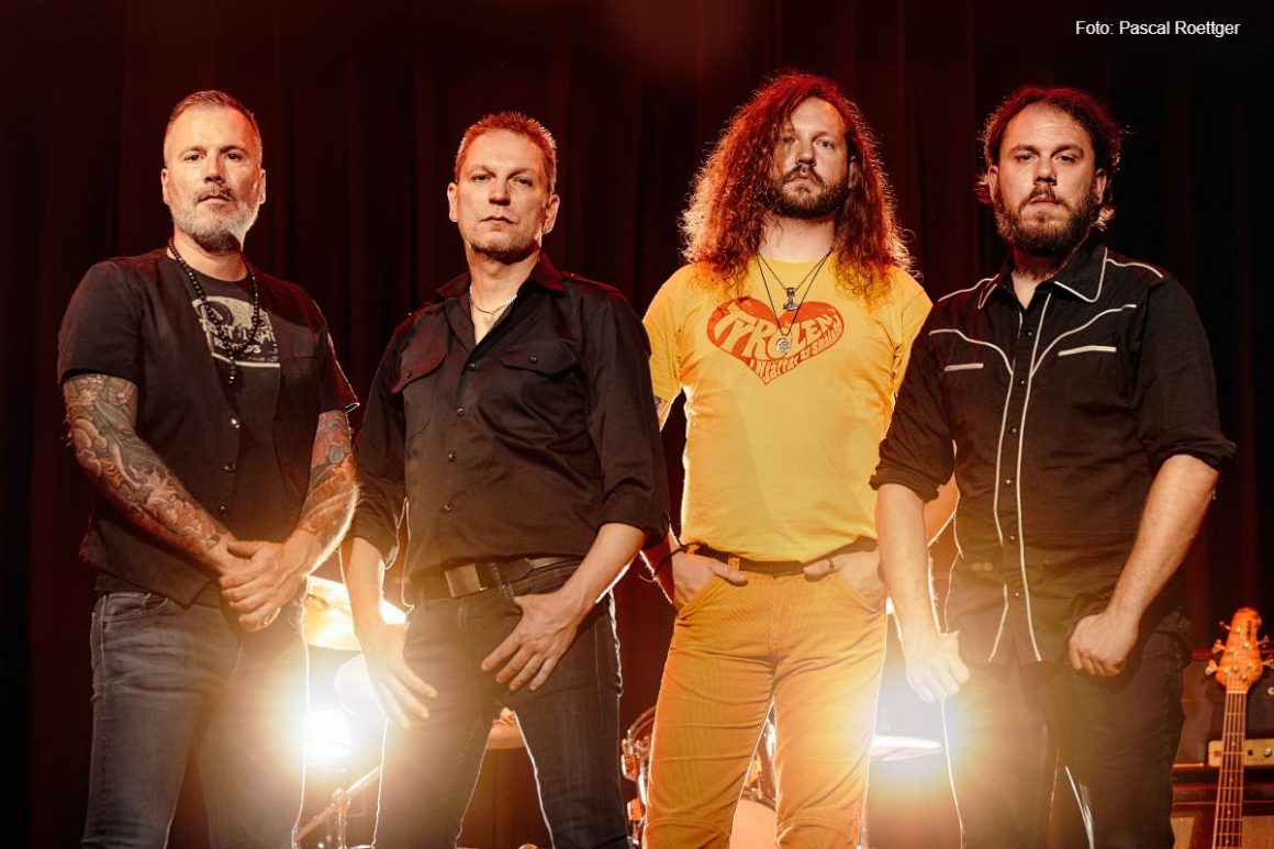 MIDNIGHT RIDER: weiteres Video zum neuen "Beyond The Blood Red Horizon ...