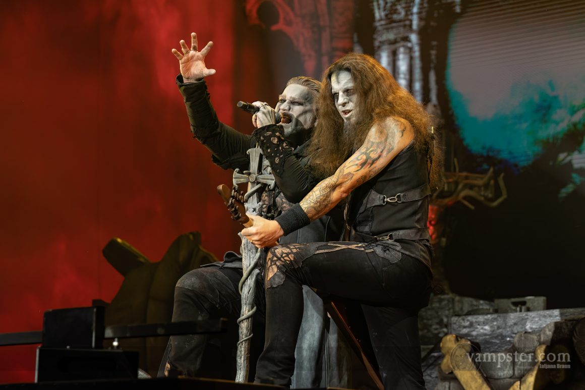 POWERWOLF: Lyric-Video "Wolves Of War" & Tour im Herbst 2023 | News ...