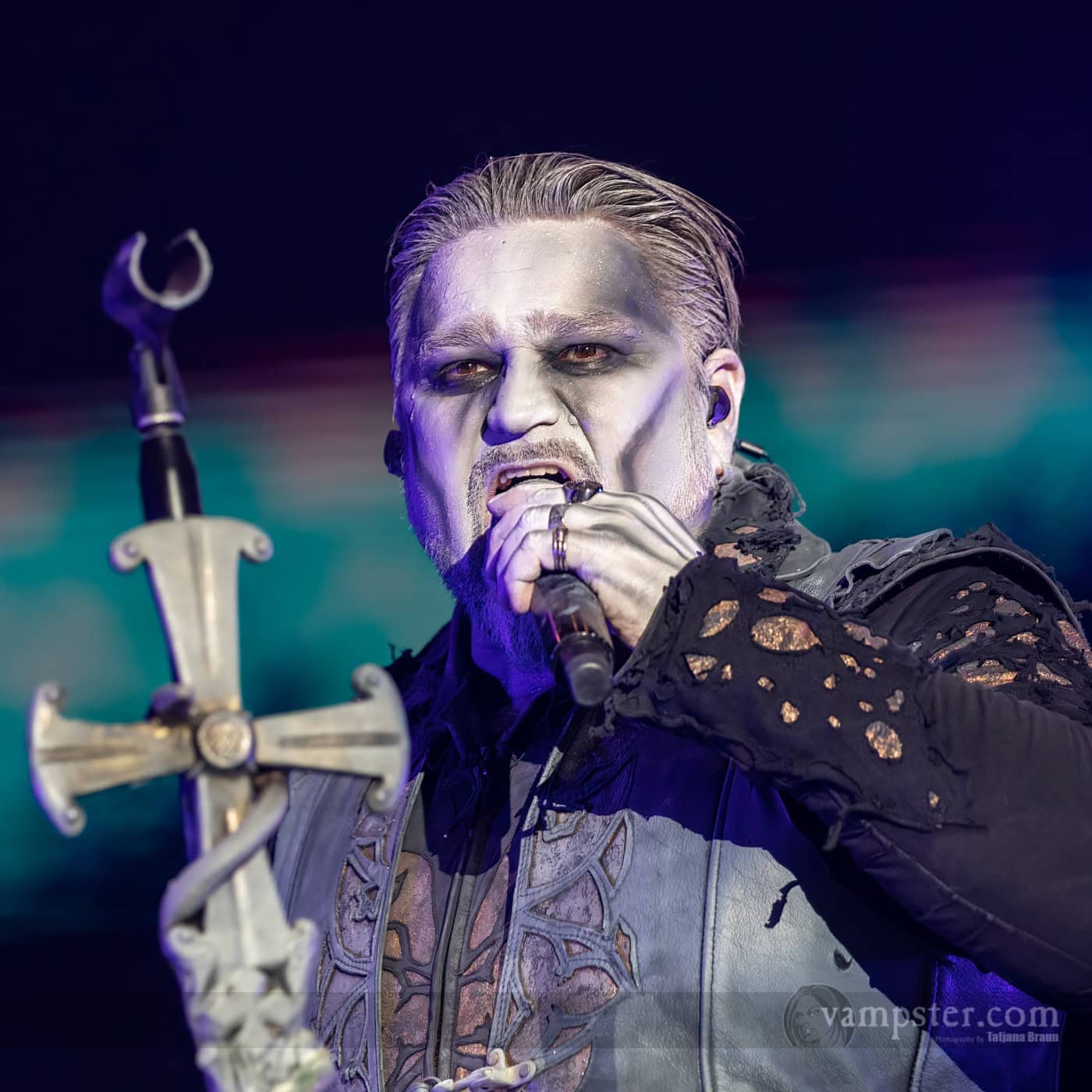 HULDER: neue Black Metal EP "The Eternal Fanfare" • News • vampster.com