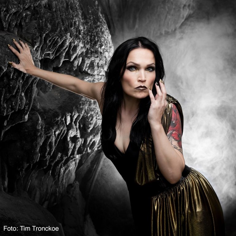 TARJA: „Best Of: Living The Dream“ im Dezember - News - vampster.com