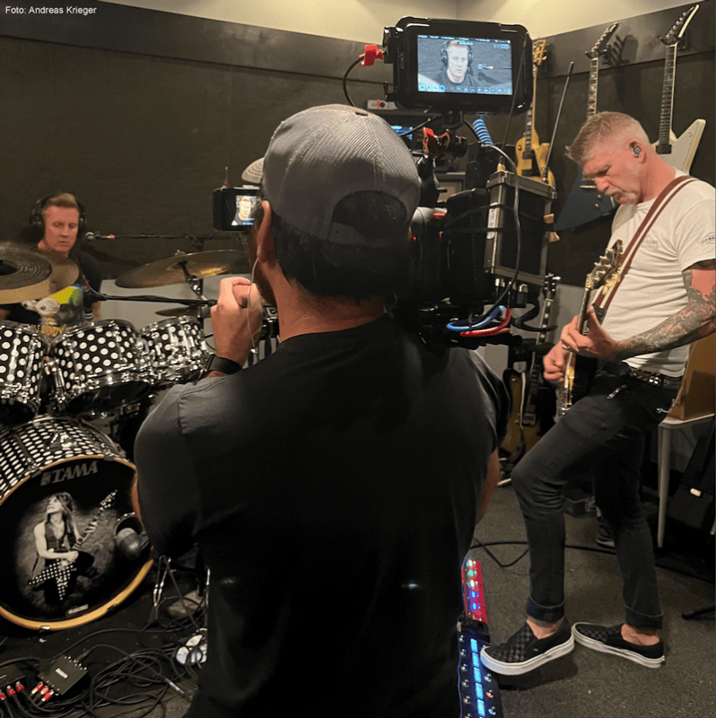 "Heavy Metal Saved My Life": Doku in der ARD - Stream in ARD Mediathek ...